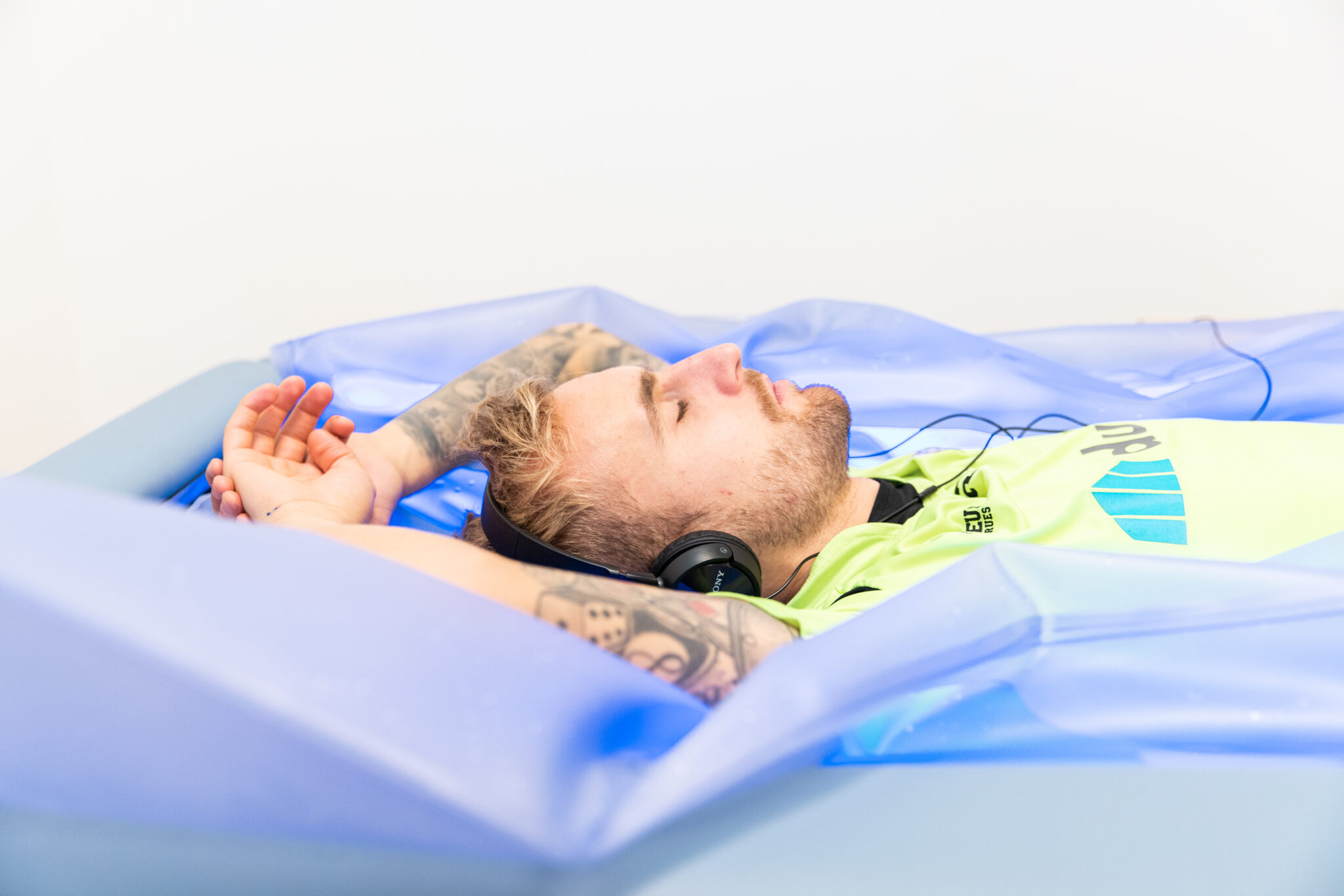 A Guide to Dry Floatation Therapy - Alchemy Award