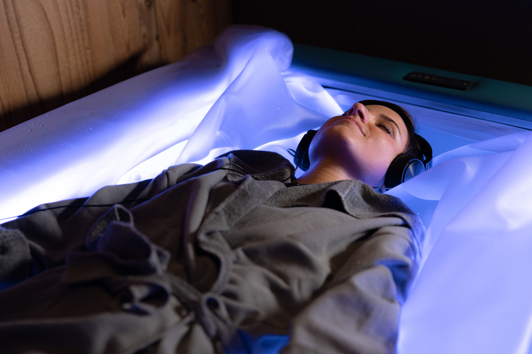 A Guide to Dry Floatation Therapy - Alchemy Award