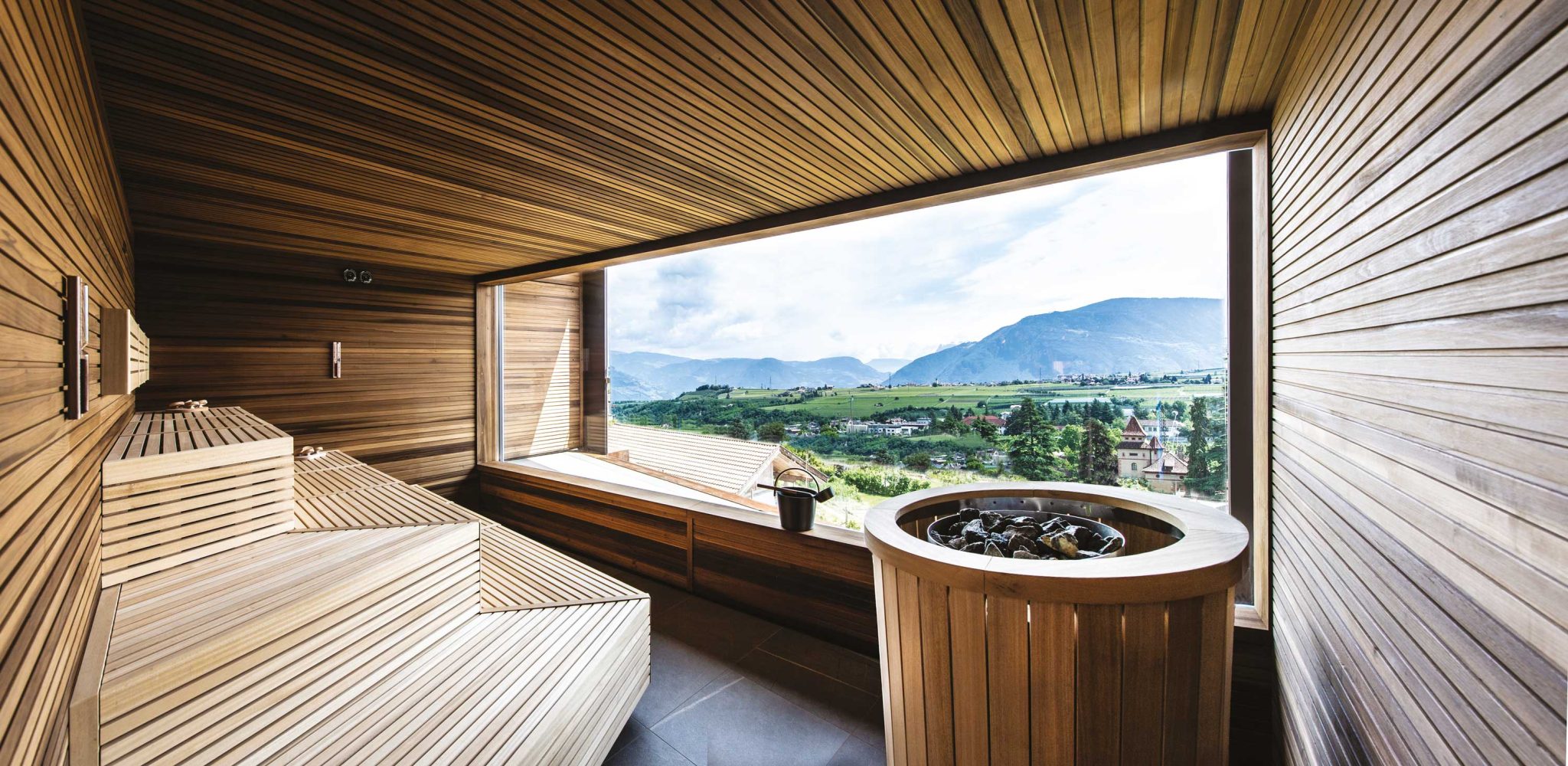Luxury Bathrooms, Wellness, Cryotherapy Innovations UK - Alchemy Award